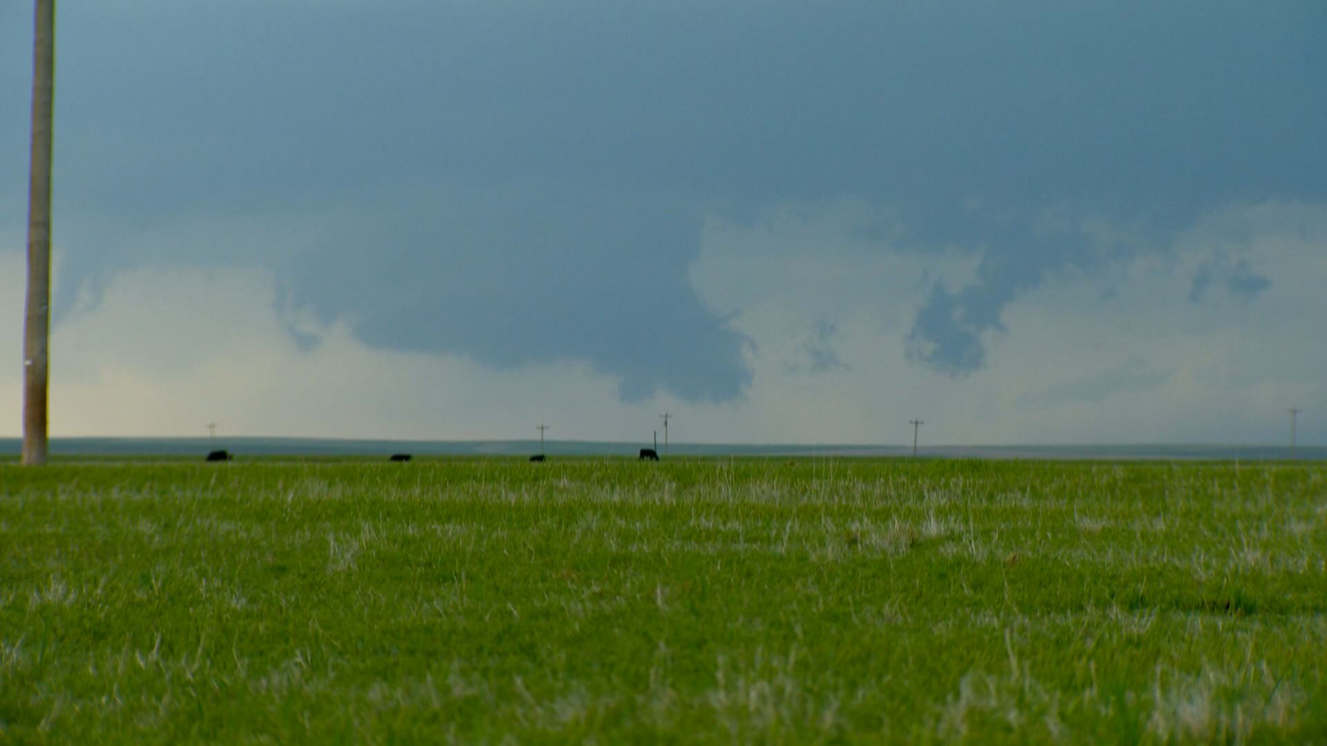 Storm chasing 101: How chasers track severe weather | 9news.com