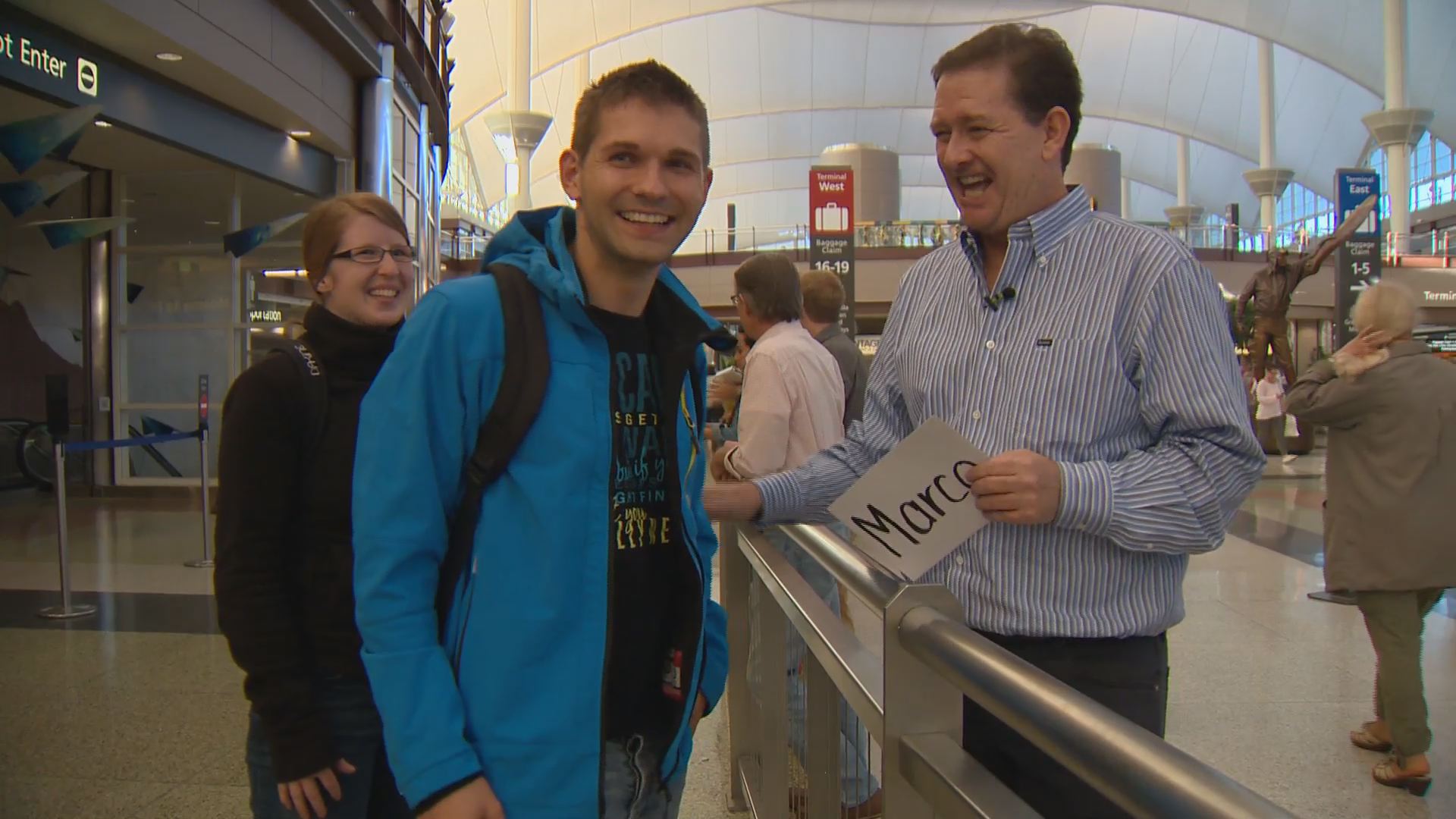 Stem cell donor travels 5k miles to meet recipient | 9news.com