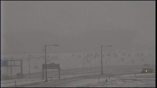 Denver flight delays averaging an hour due to snow | 9news.com