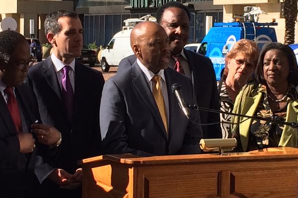 RTD General Manager Phil Washington makes move official | 9news.com