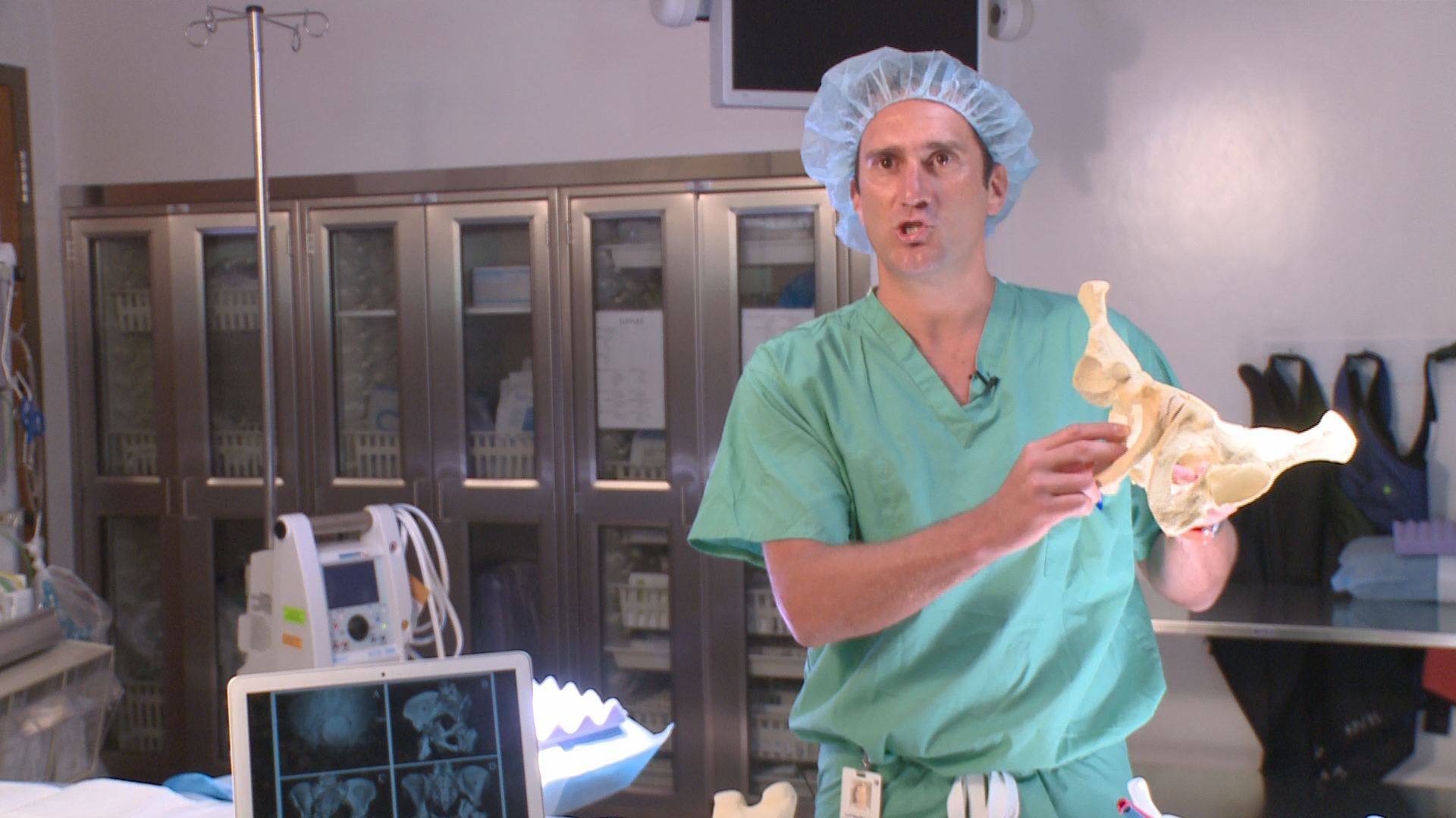 Denver doctor pioneers less invasive hip surgery | 9news.com