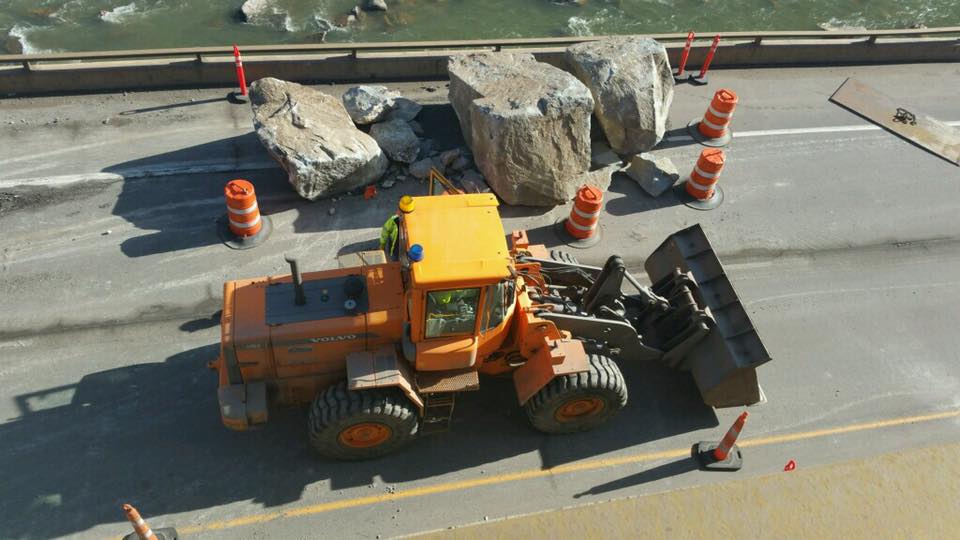 CDOT opening 2nd lane on I-70 in Glenwood Canyon after rockslide ...