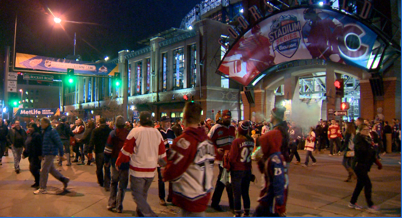 Fans relish experience of outdoor NHL alumni game | 9news.com