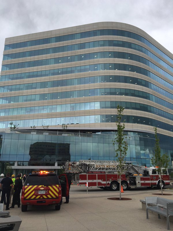 Building evacuated after occupants feel shake | 9news.com