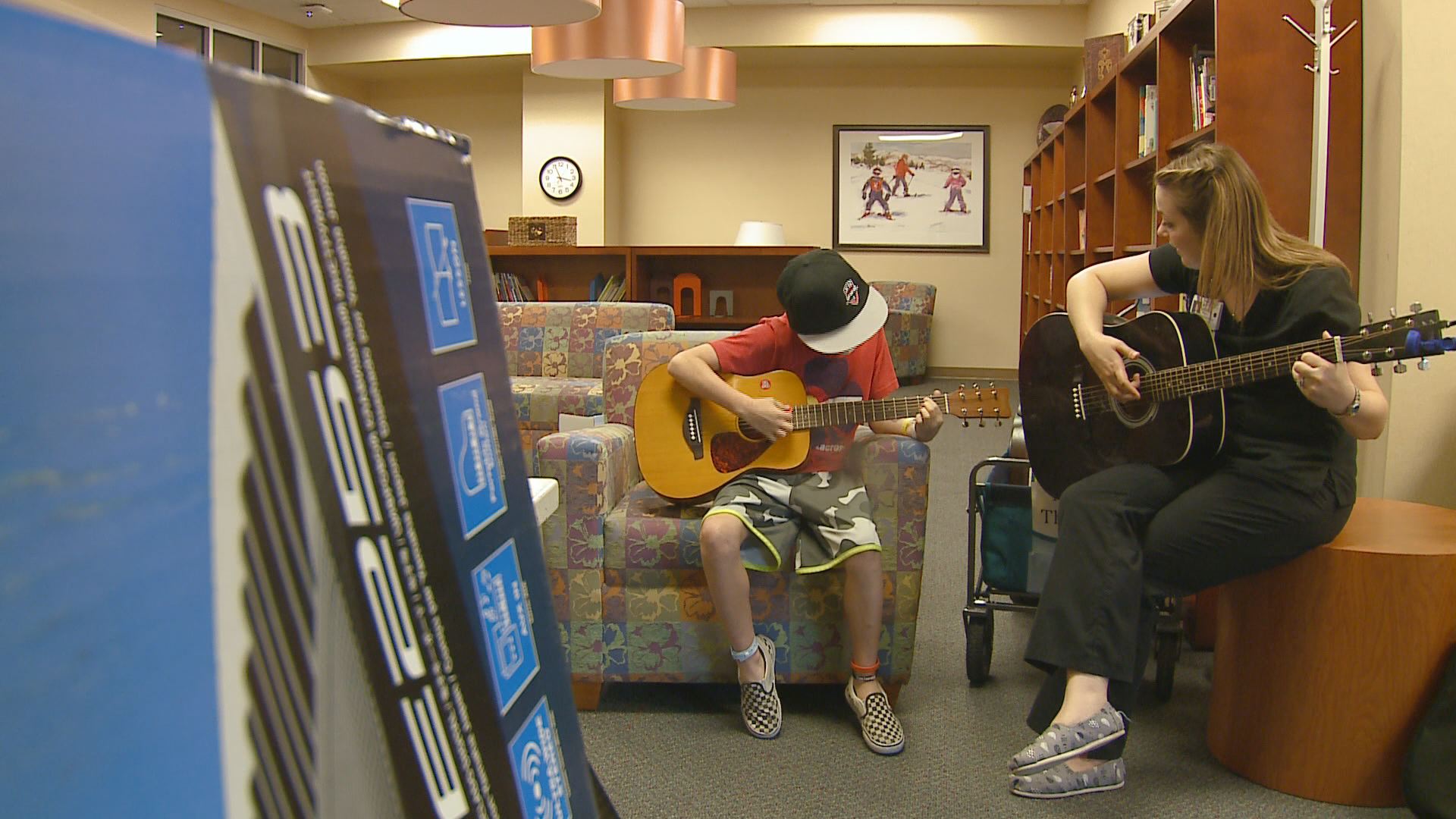 Man spends final days making musical memories for kids | 9news.com