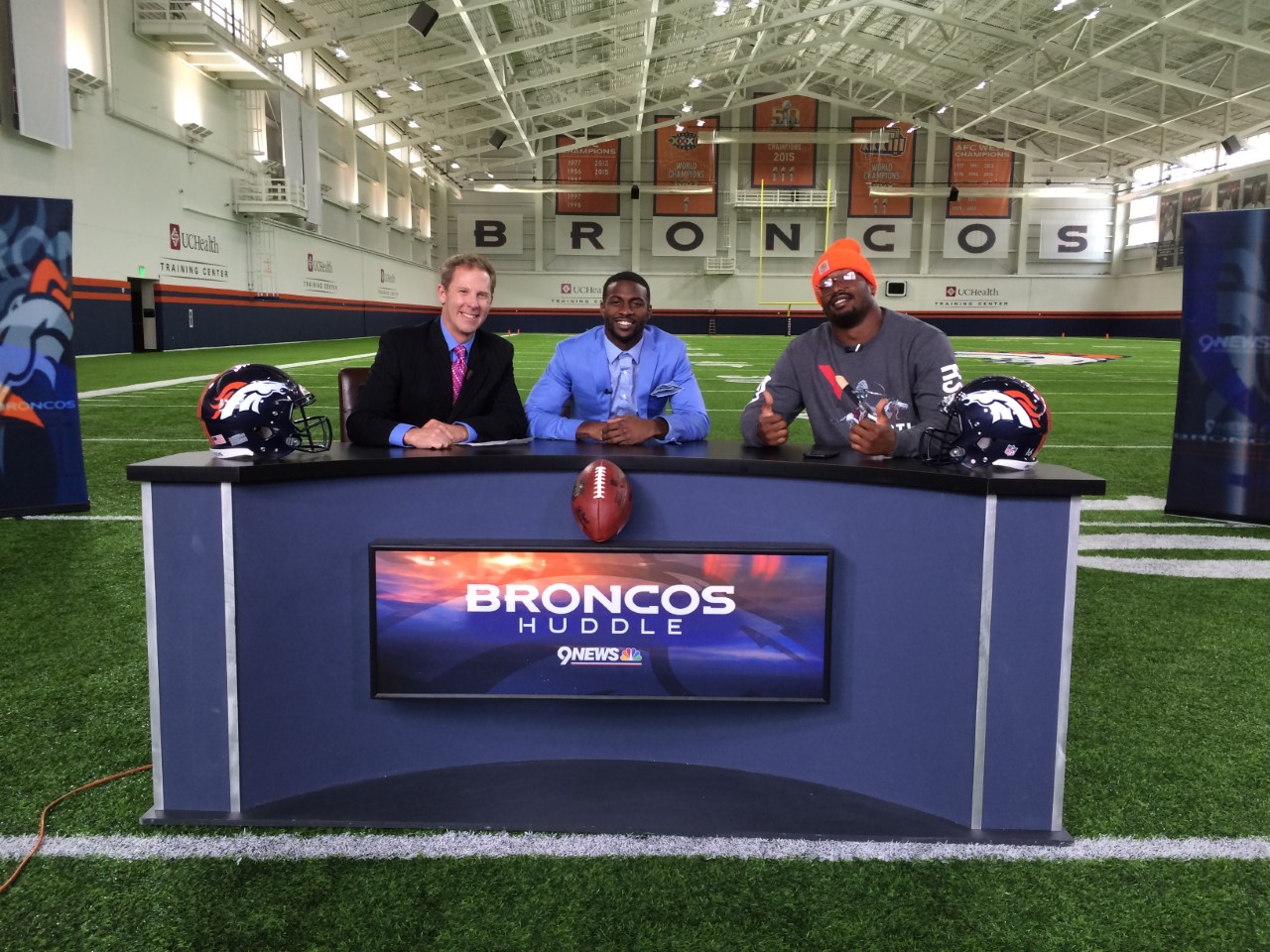 Von Miller joins the Broncos Huddle | 9news.com