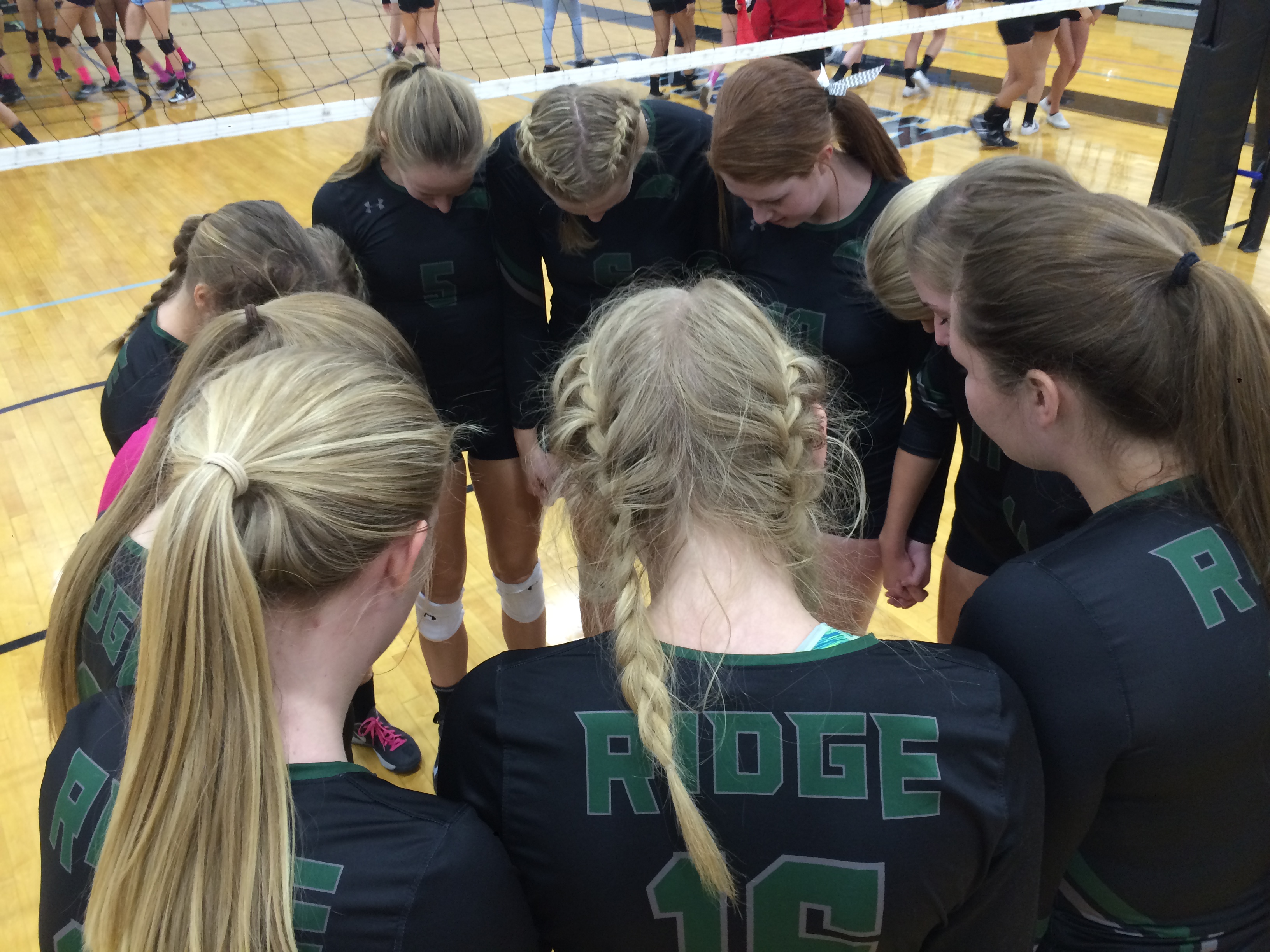 Fossil Ridge volleyball sweeps Mountain Range to reclaim first place ...
