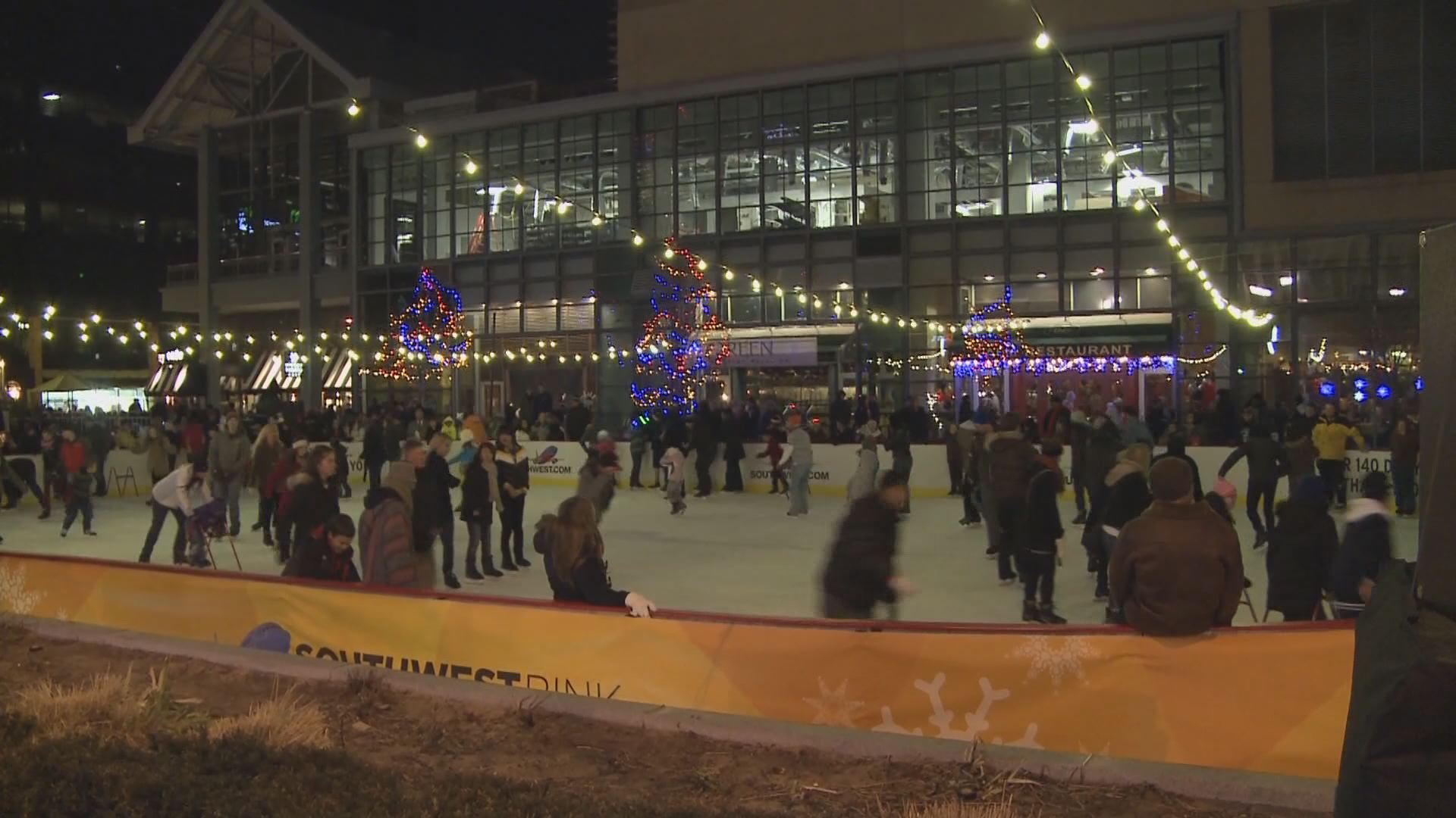 Preps underway for free ice skating rink in Denver | 9news.com