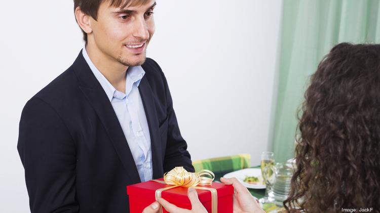 What to bring when you're invited to someone's home | 9news.com