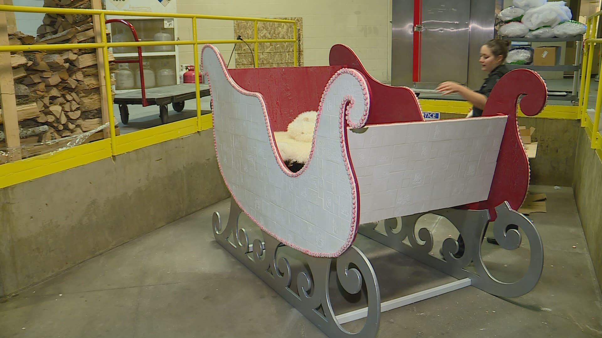 Pastry team creates edible life size sleigh | 9news.com
