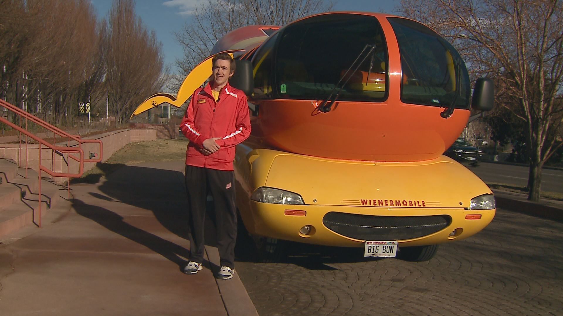 Day in the life of an Oscar Mayer Wienermobile driver | 9news.com
