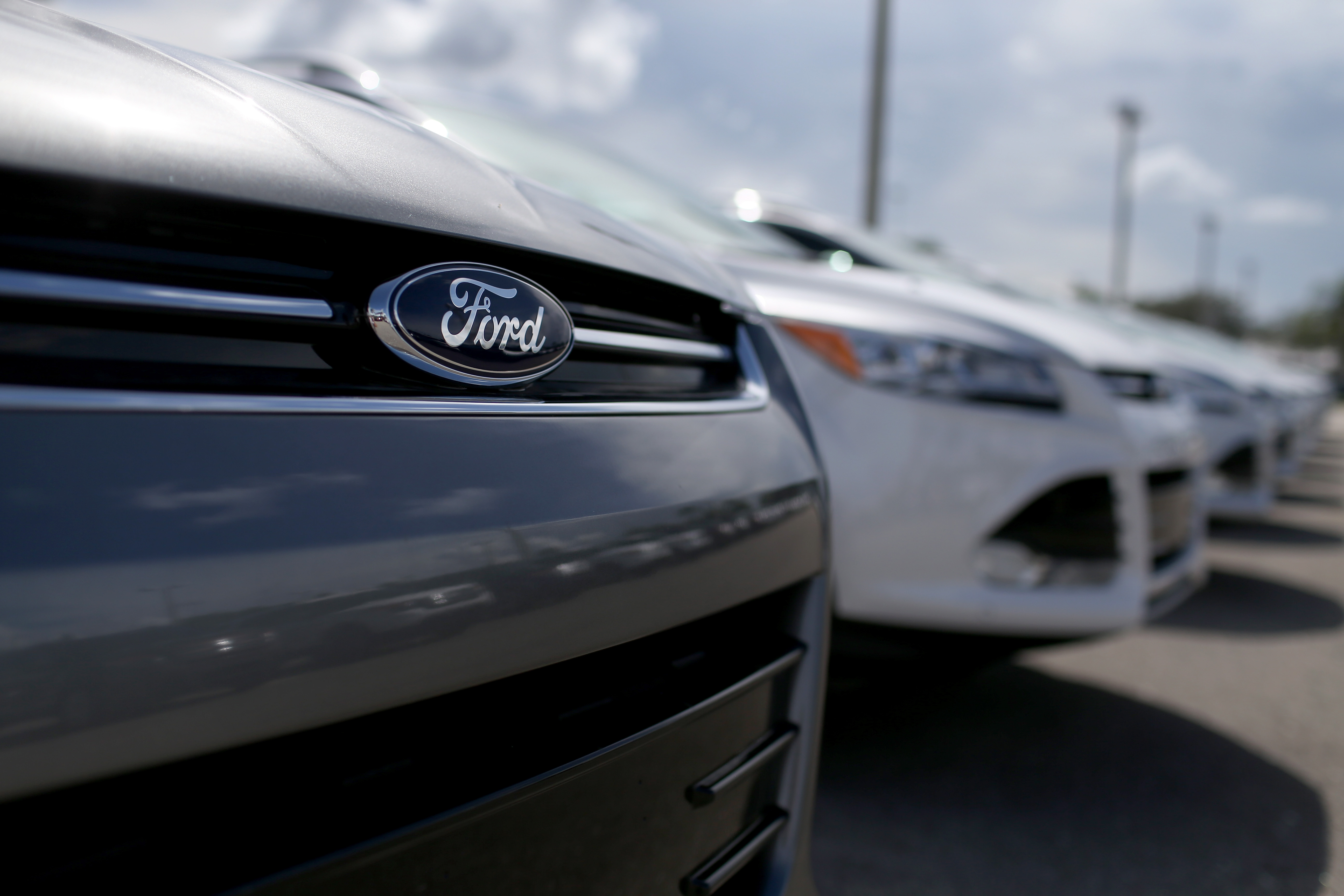 Ford recalls 440K vehicles for fire risk, door latch trouble | 9news.com