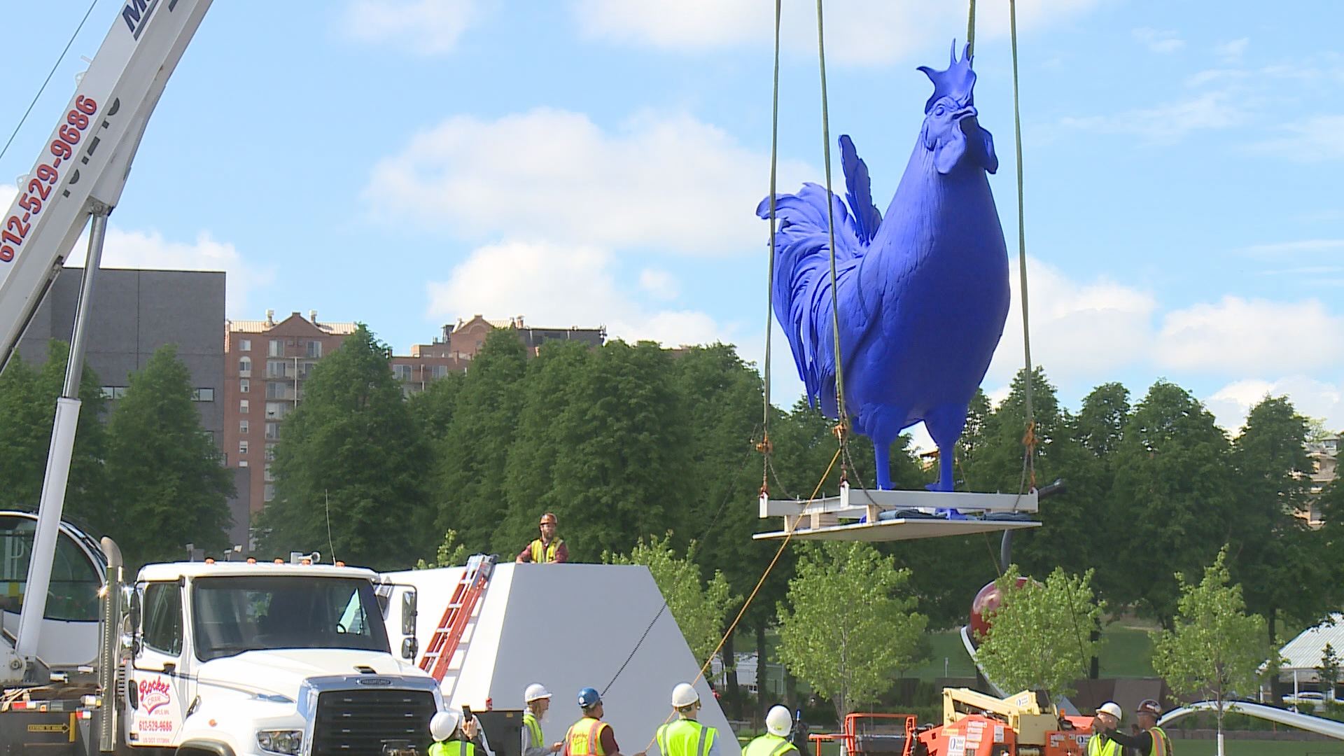 Hey, Minneapolis, you ripped off Denver's big blue animal idea | 9news.com