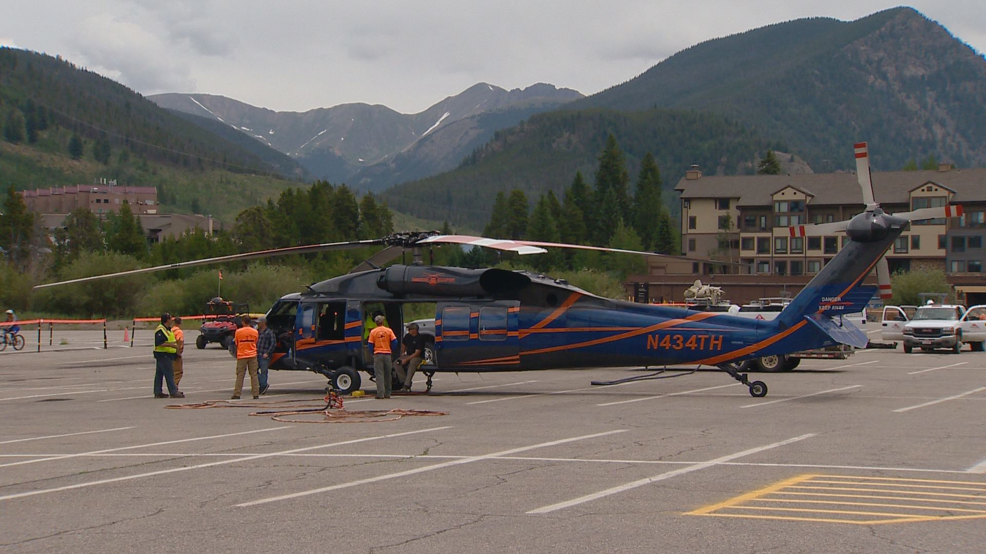 Black Hawk helicopter helps with reconstruction of Keystone ski lift ...