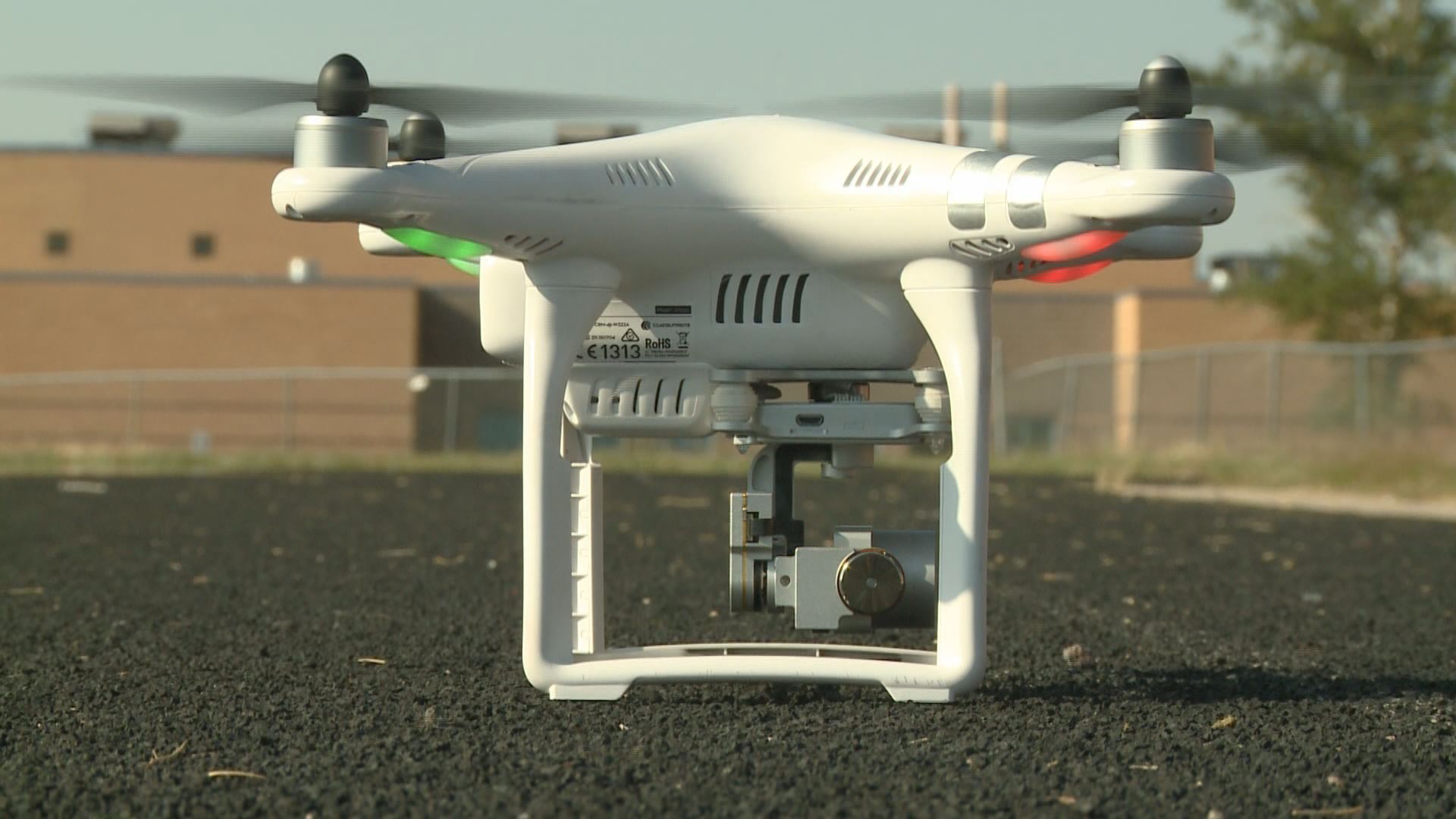 Highlands Ranch Falcons gain new perspective at practice | 9news.com