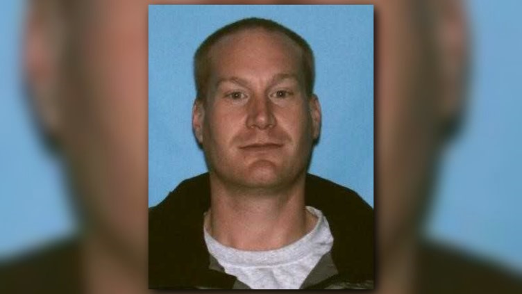 Man surrenders to police after barricading himself in Lone Tree hotel ...